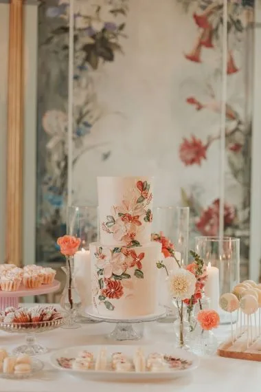 Een unieke Bruidstaart in Drenthe en Groningen - Crown Cakes