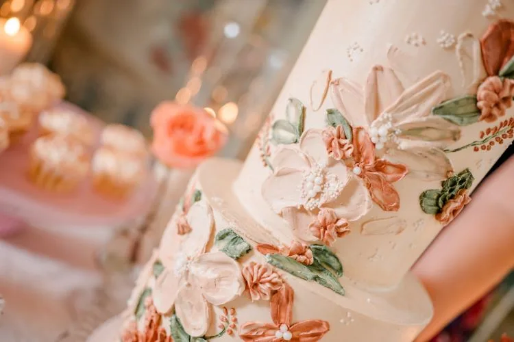 Een unieke Bruidstaart in Drenthe en Groningen - Crown Cakes